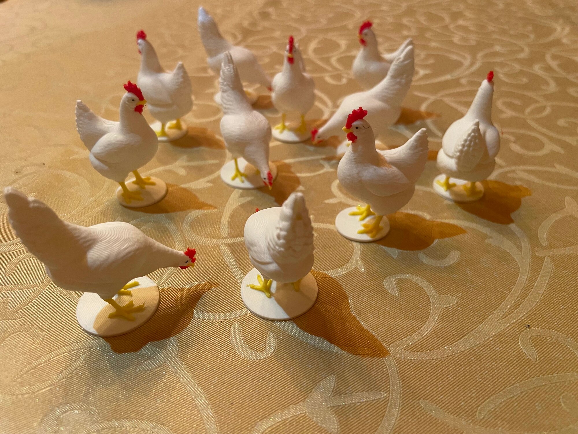 Фигурки курочек, для декора, цвет белый/красный, пластик, 4см, 6шт