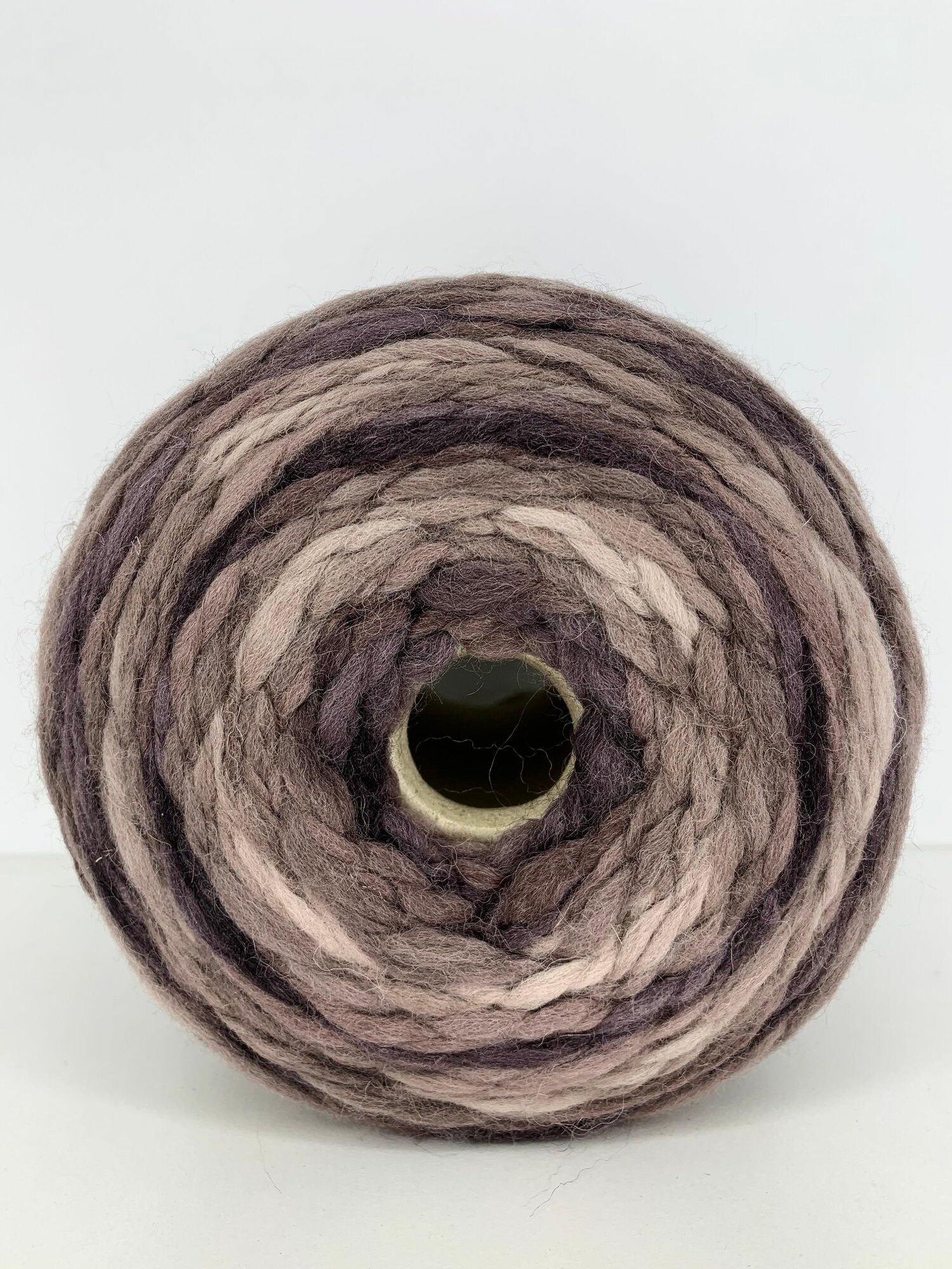 ART&CRAFT- Be Mi Va; 100% меринос; 110м/100гр; col. coffee, лиловый тауп; вес 300гр, italyyarn