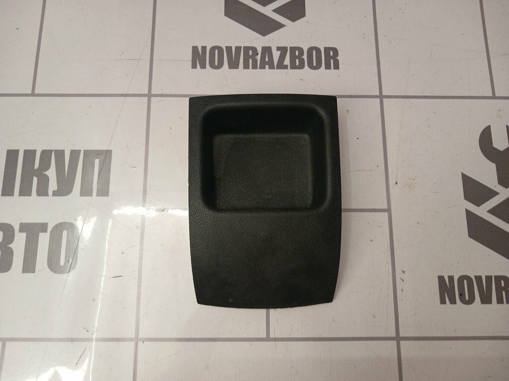 Накладка (кузов внутри) VW Polo Sed RUS 2011-2020