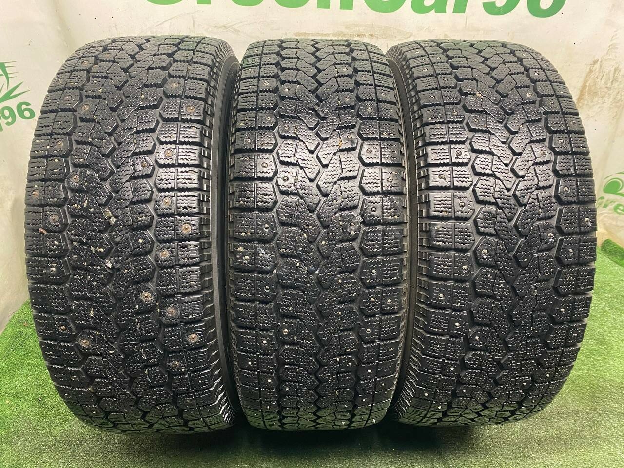 Зимние шины Yokohama Ice Guard F700S 215/55 R16 20% износ VJM492802
