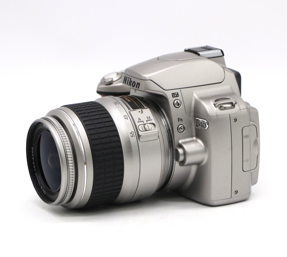 Камера Nikon D40 kit (пробег 13670 кадров)