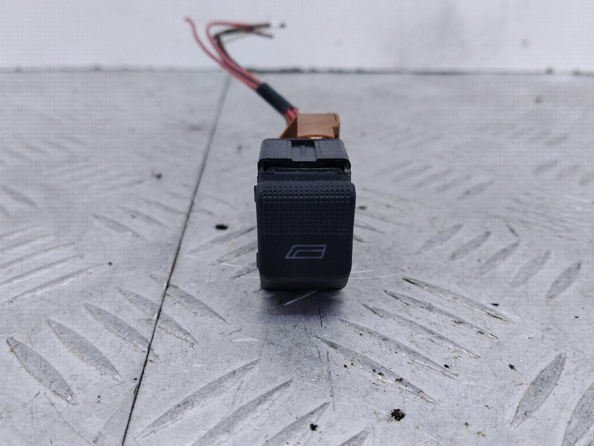Кнопка стеклоподъемника двери передней левой Audi A4 B5 (1994 - 1999) 4D0959855
