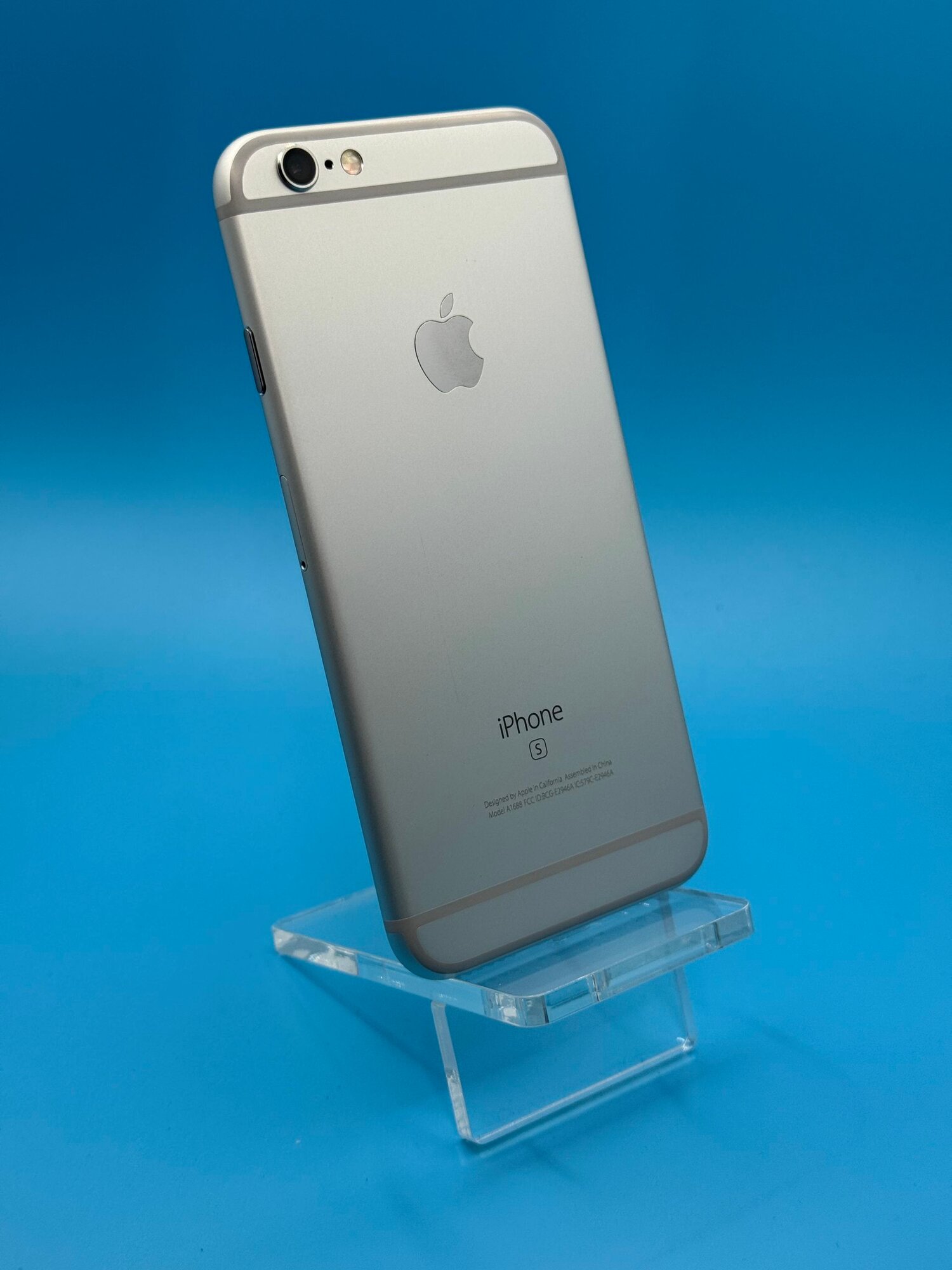 Смартфон Apple iPhone 6S — фото 1