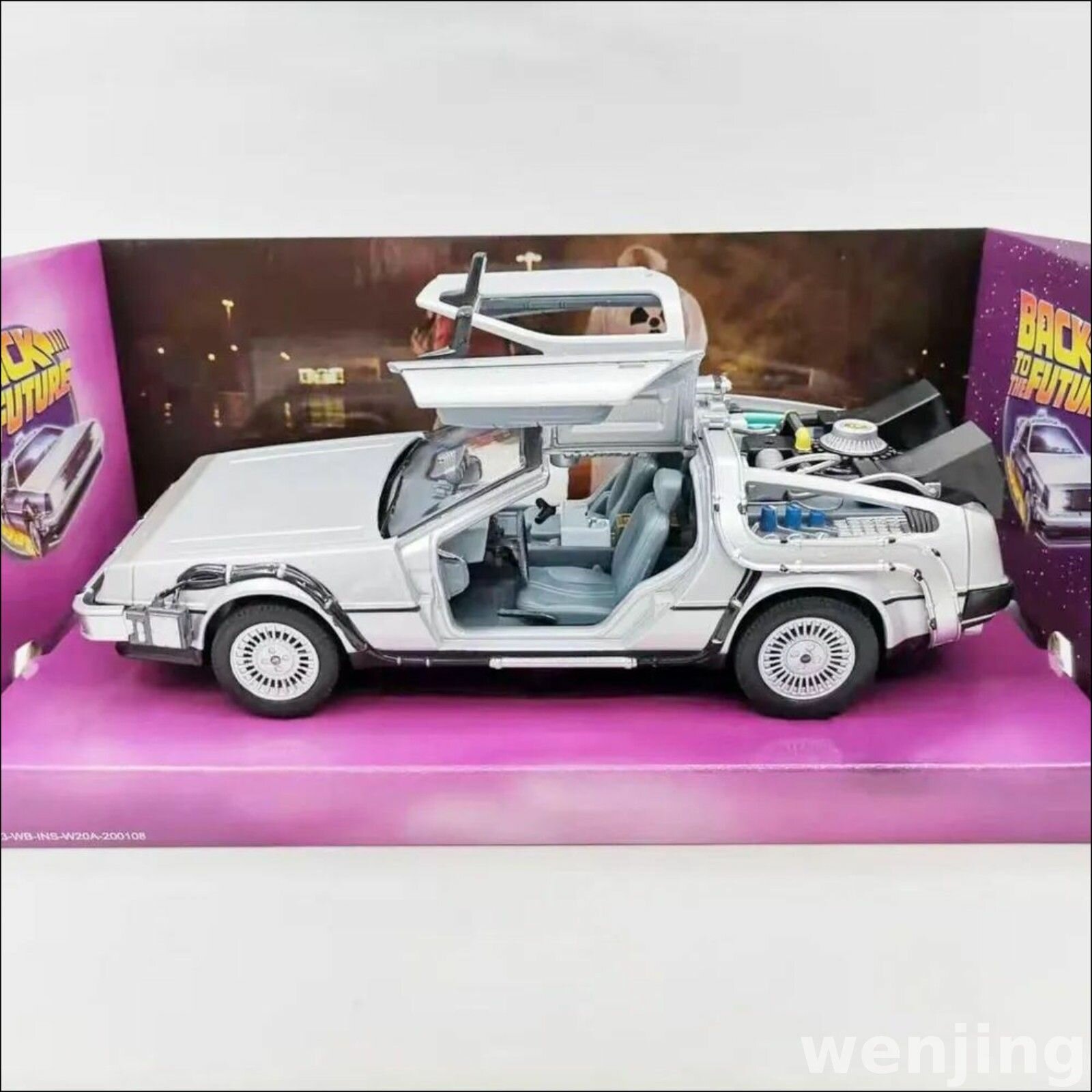 Коллекционная модель машины времени 1:24 "Делориан" BACK TO THE FUTURE III ("Назад в будущее". Часть 1)ll