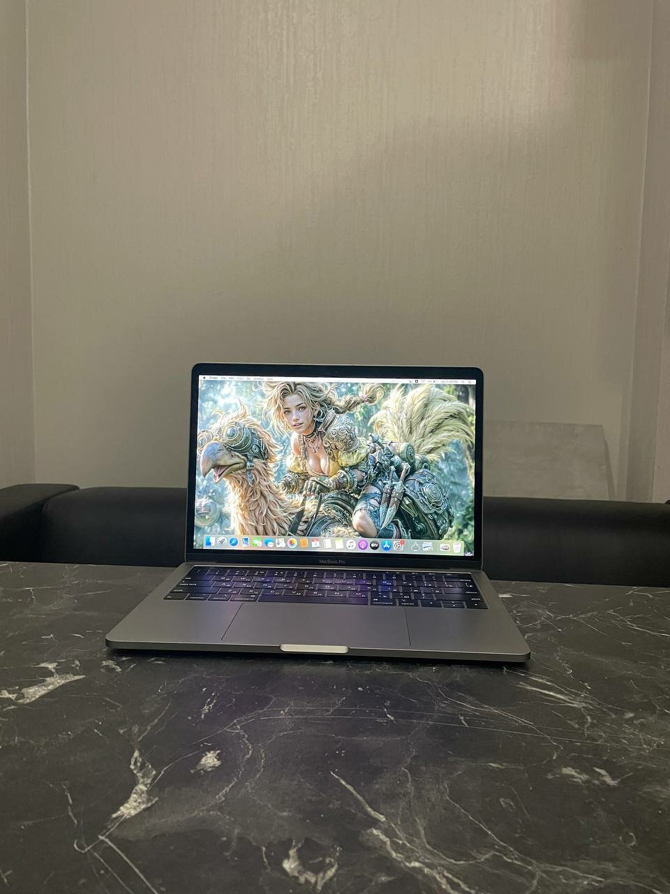 Ноутбук MacBook Pro 13 2018, А 1989, Intel Core i7 2,7 ГГц, 16/256 ГБ, 2133 MHz, LPDDR3, Intel Iris Plus Graphics 655