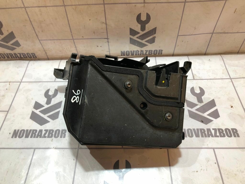 Корпус блока предохранителей Renault Megane 2 02-09