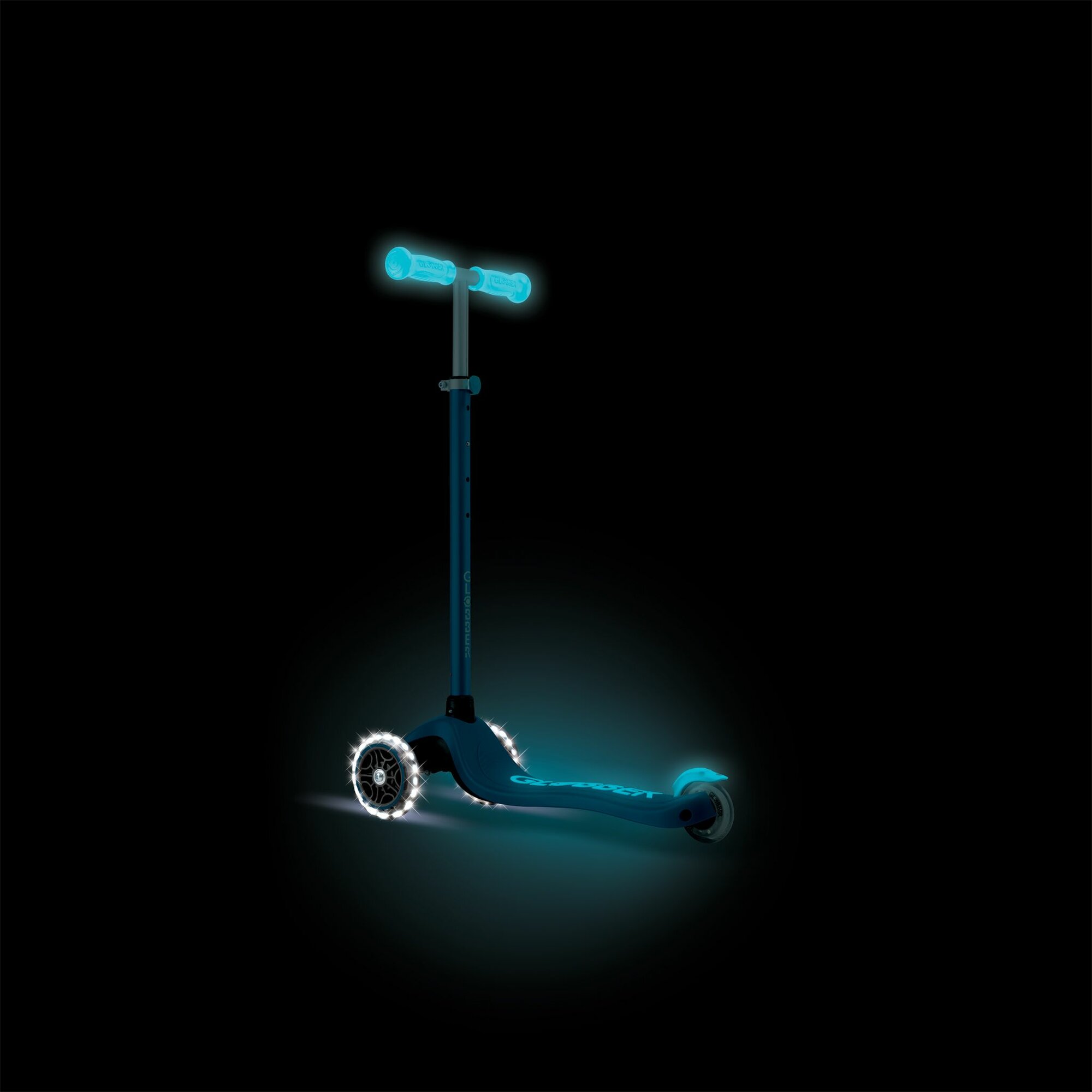 Самокат Globber Primo Plus Lights Glow — фото 1