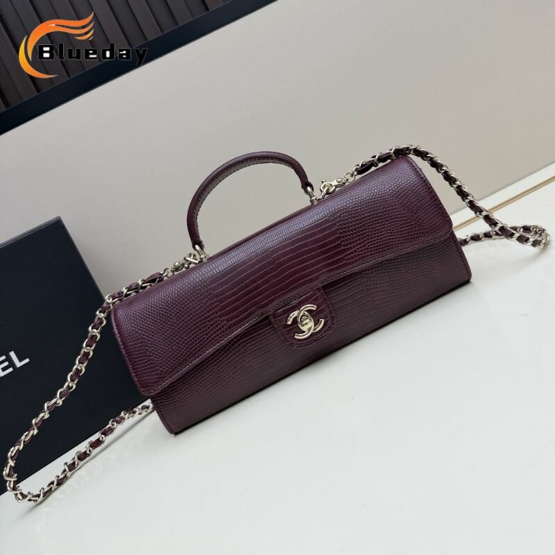 Большая клапанная сумка Maxi flap в стиле Шанель коллекция 26S из мягкой натуральной кожи, аэропортная модель наплечная и поперечная