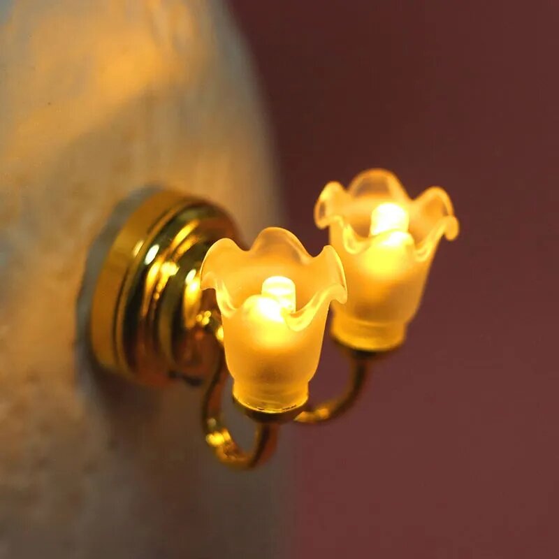 Мини-настенный светильник для кукольного домика LED Tulip Wall Light