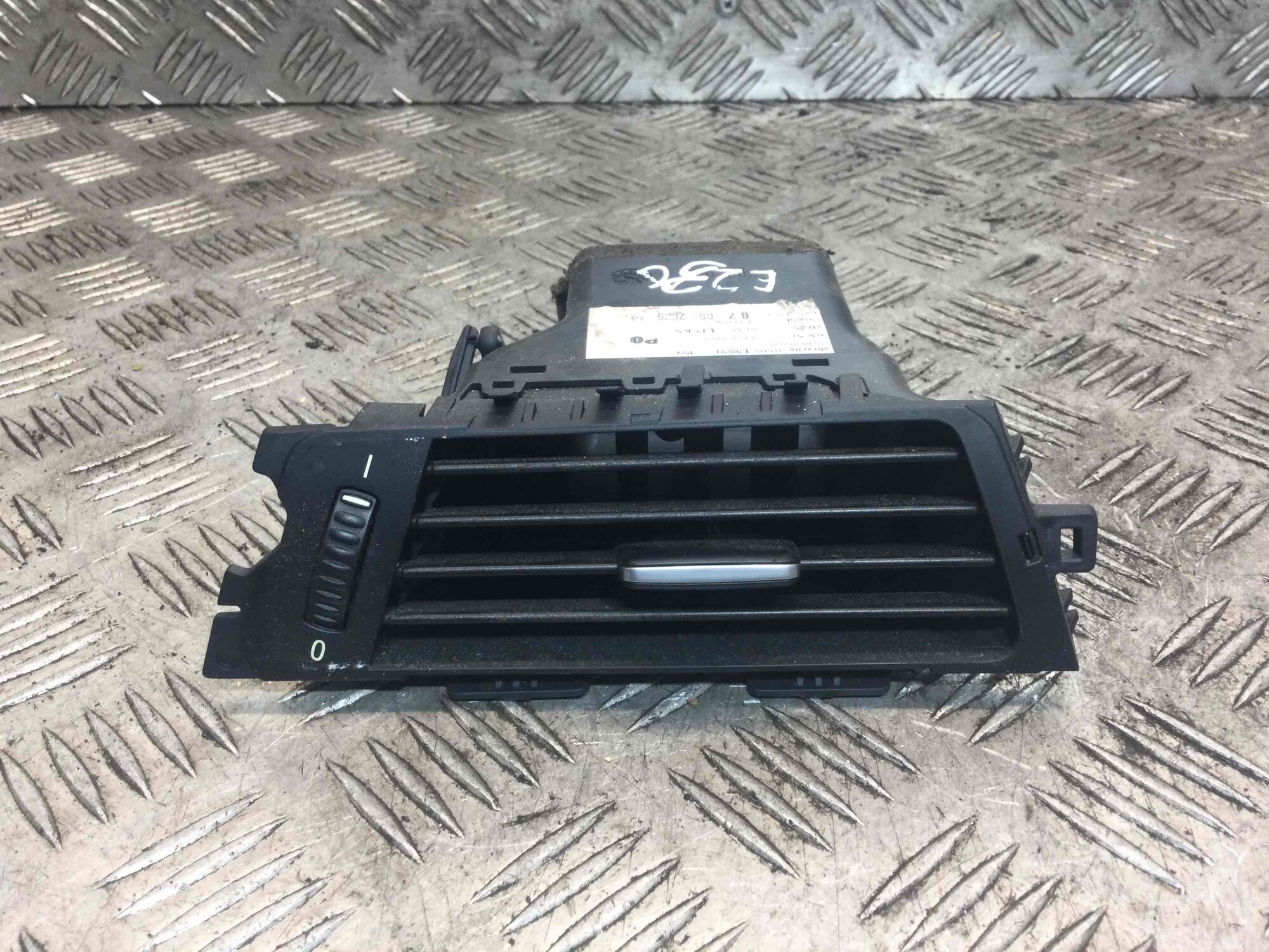 Б/У Дефлектор обдува салона BMW 3-Series 3-Series E90/E91/E92/E93 2005 - 2010 2006 г.
