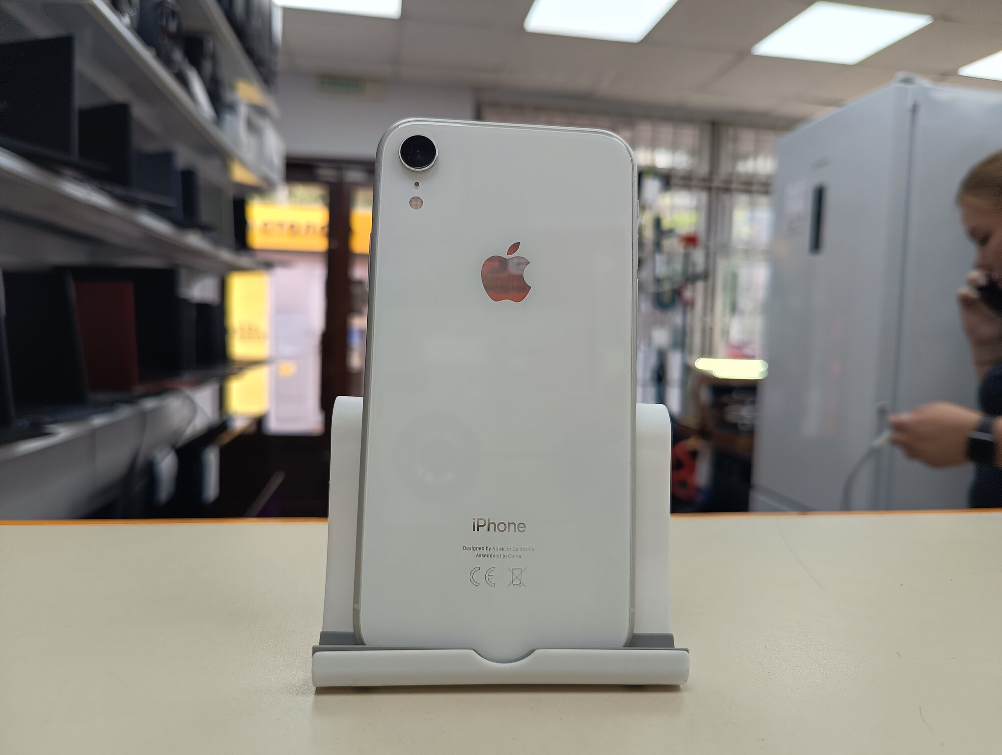 Смартфон Apple iPhone XR 64GB White(состояние отличное), б/у, уценка.