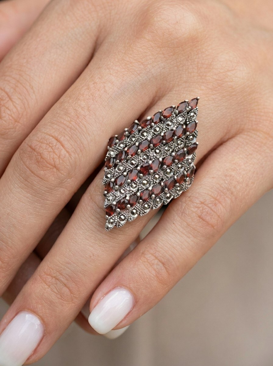 Кольцо, серебро, 925 проба, гранат, марказит