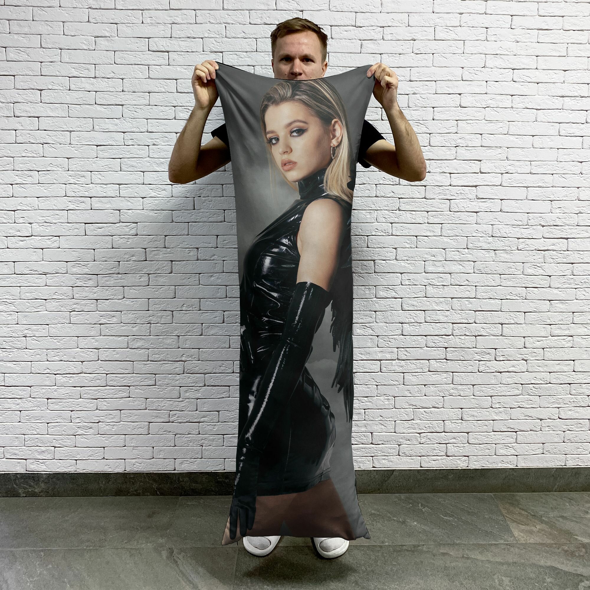 Подушка дакимакура Юлия Гаврилина 50x150 см
