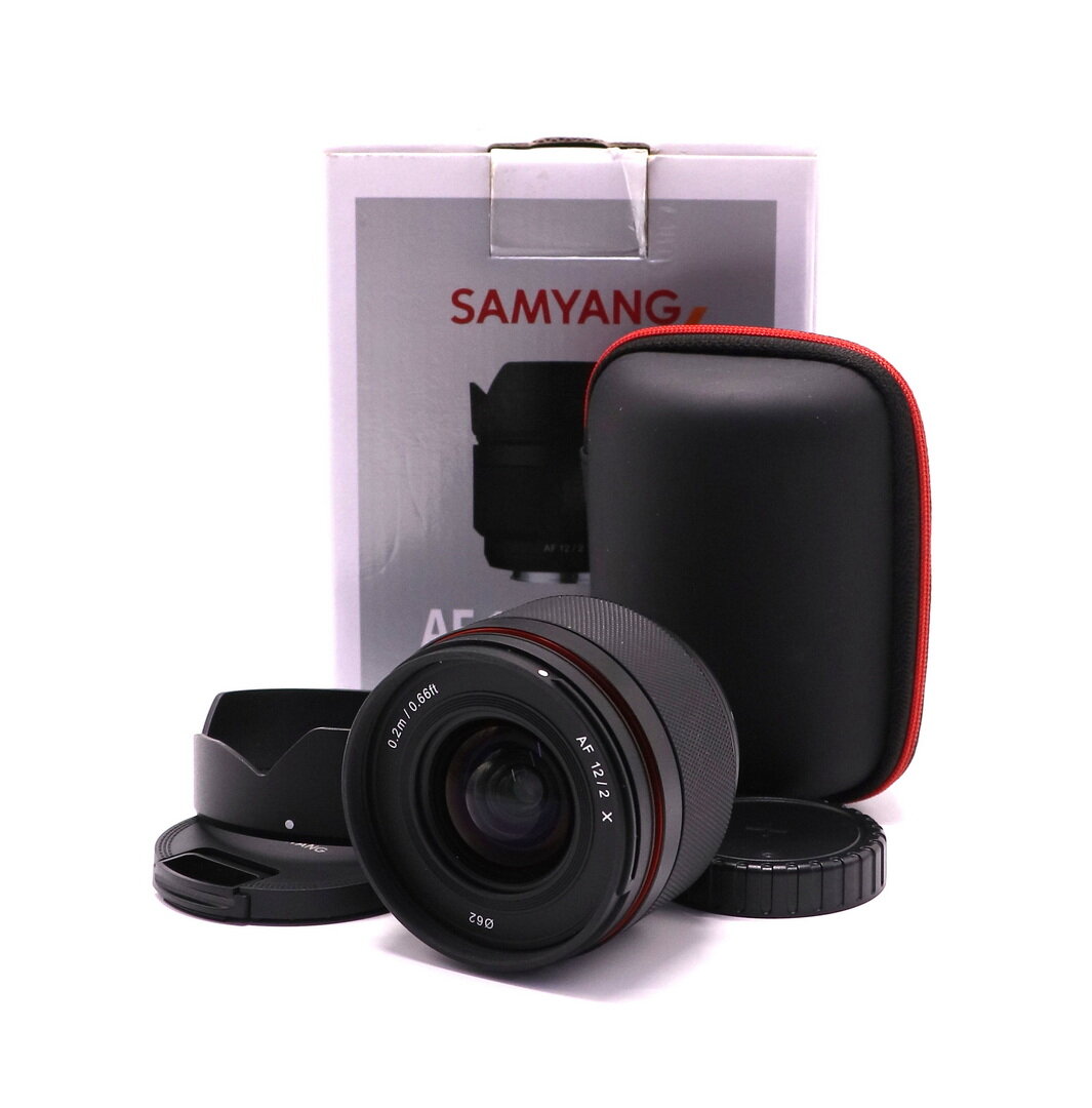 Объектив Samyang AF 12mm F2 X в упаковке