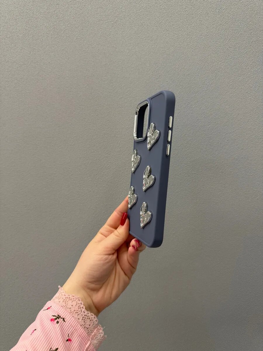 Чехол на Iphone 15 Pro Max, цвет синий, с приклеенными фигурками . — фото 1
