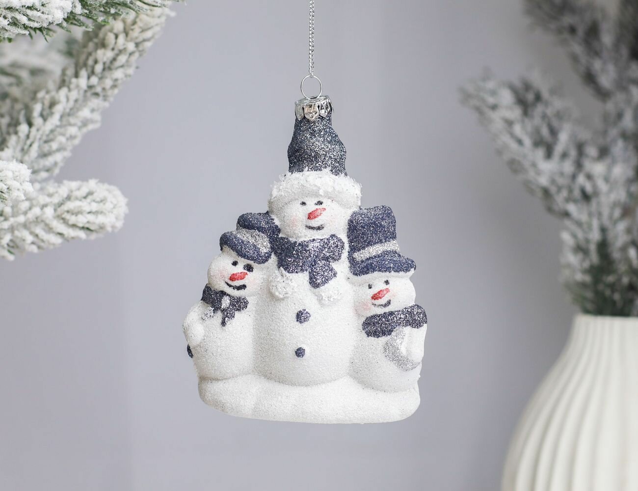 Ёлочная игрушка ТРИ снеговичка, пластик, 9х11 см, Кэминг (Kaemingk) 027719-2