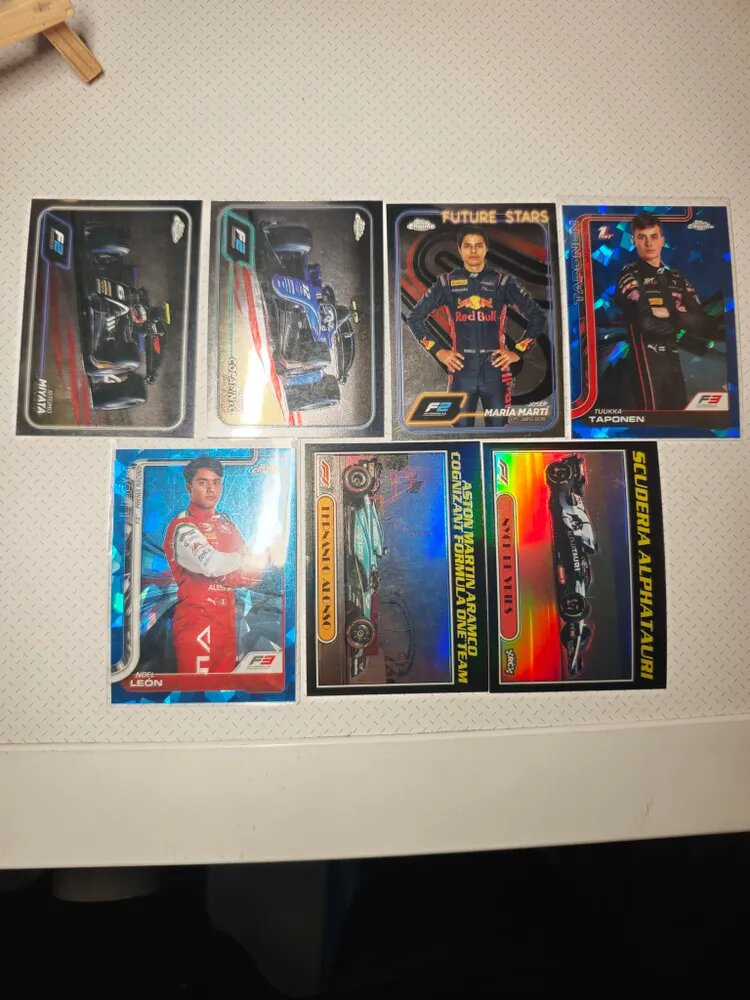 Коллекционные карточки Topps Chrome F1F2F3 Racing Car (6-8 карточек в упаковке)