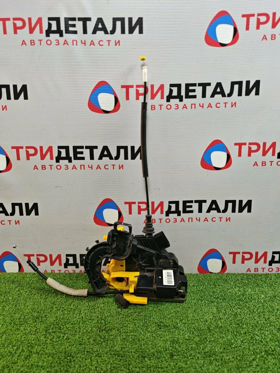 Замок боковой двери Kia Ceed 1.4 G4FA 2013 перед. прав. (б/у)