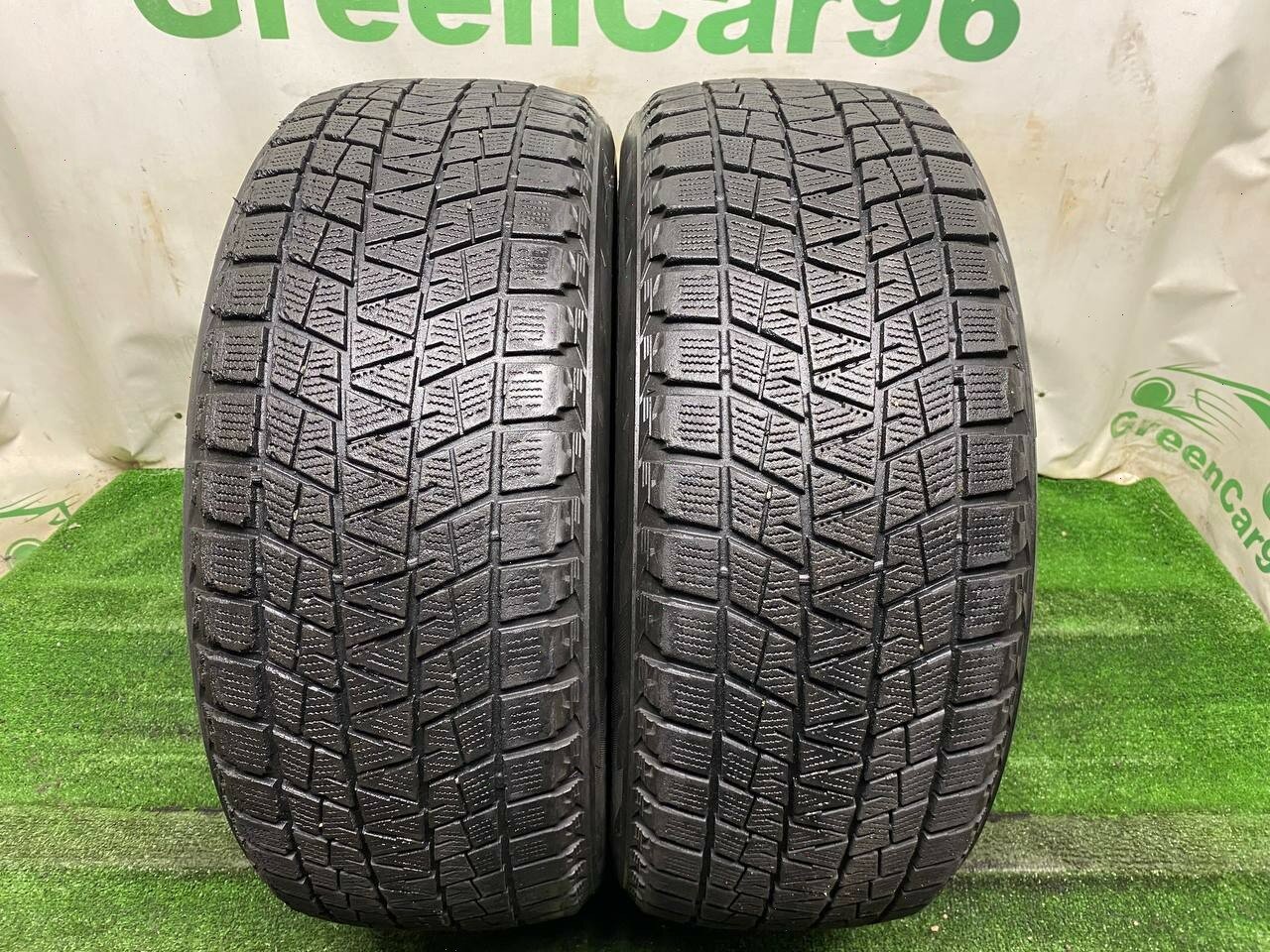 Комплект (2 шт) зимних БУ шин Bridgestone Blizzak DM-V1 235/60 R18 40% износ EJF868027
