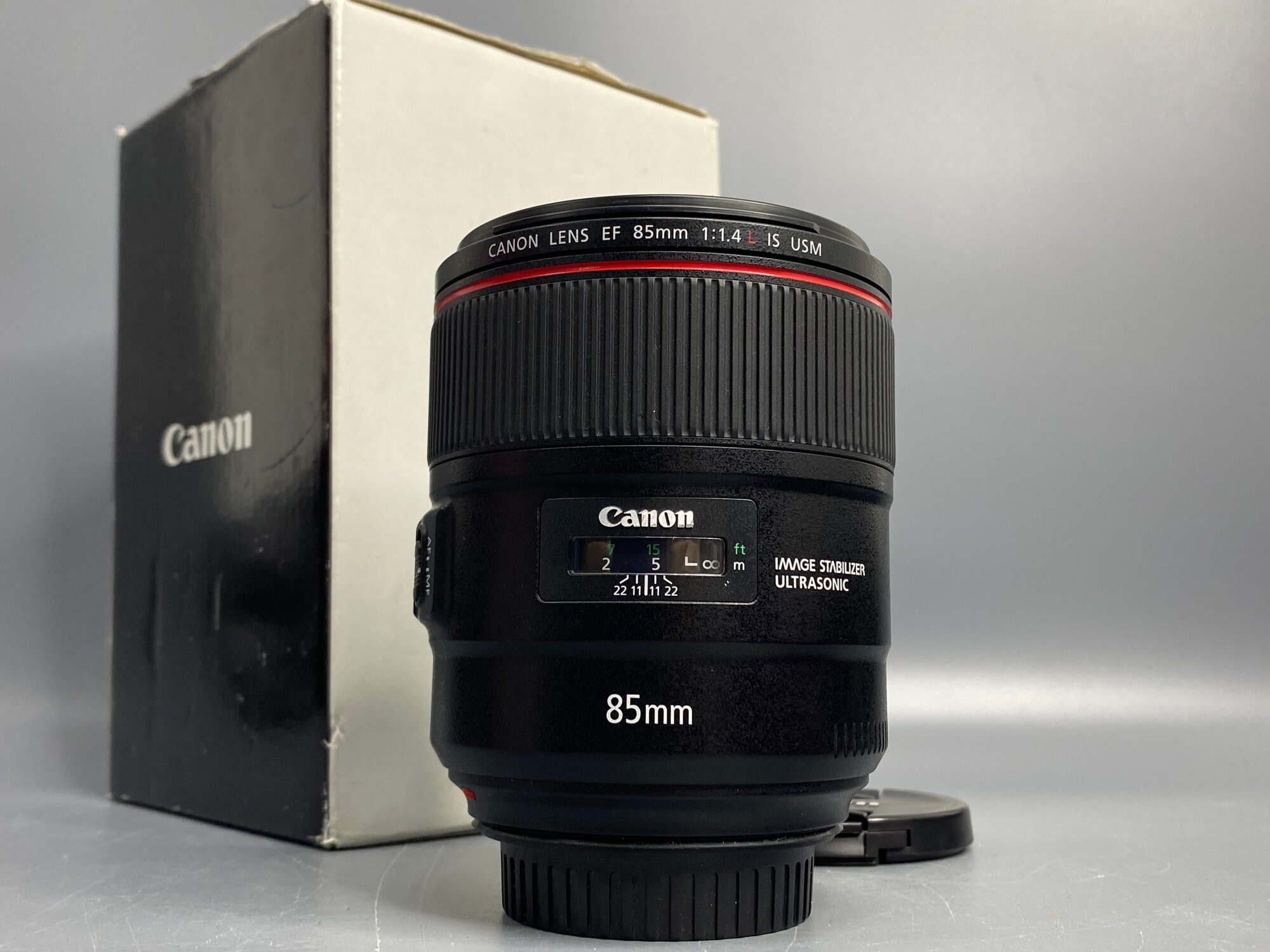 Canon EF 85mm f/1.4L IS USM