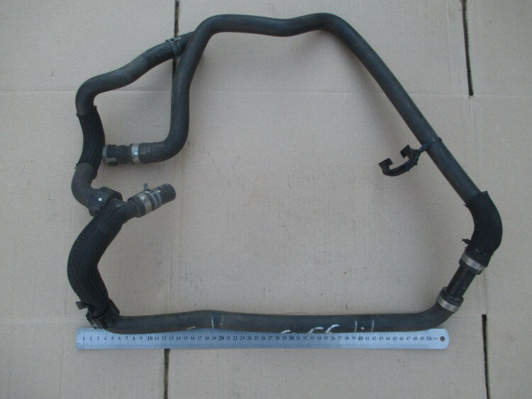 Шланг охлаждения 1742068 BV6118K580KE 1763589 Форд Фокус 3 на отопитель печки в сборе 2,0 литра