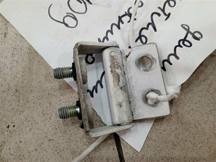 Петля двери багажника от Mazda Demio DW 1996-2002