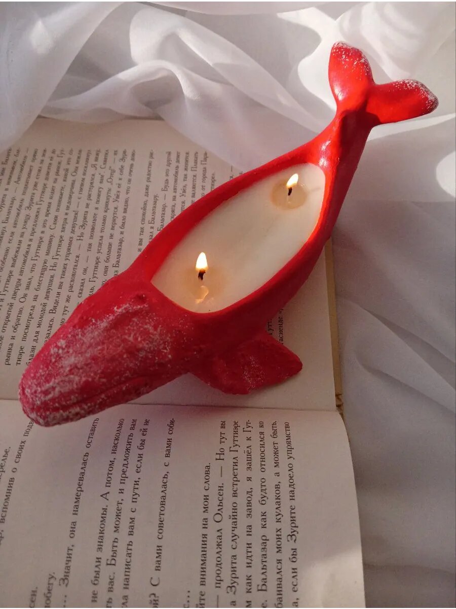 Свеча Лесные ароматы "Миндальный Макарун", гипс, соевый воск, красная