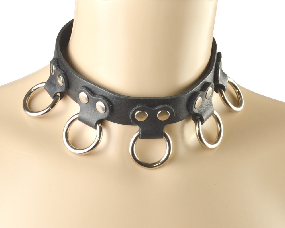 Чокер Sitabella Квинта с клепками и кольцами чёрный