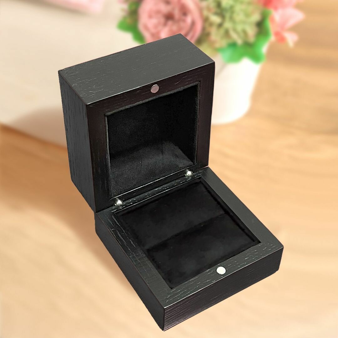 Ювелирная упаковка, Контур-Центр, Футляр из дерева для кольца, тонированный дуб, черный, 7,8 х 7,8 см