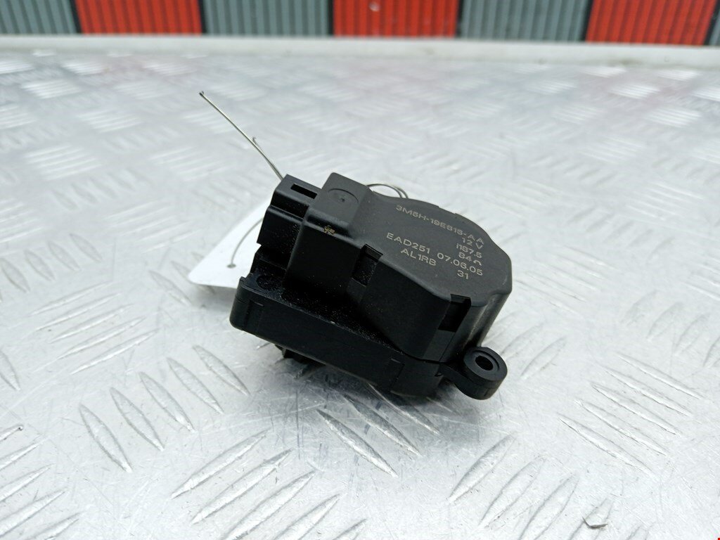 Сервопривод (электропривод моторчик привода) заслонки печки Ford Focus 2 1786200 арт. 2048658