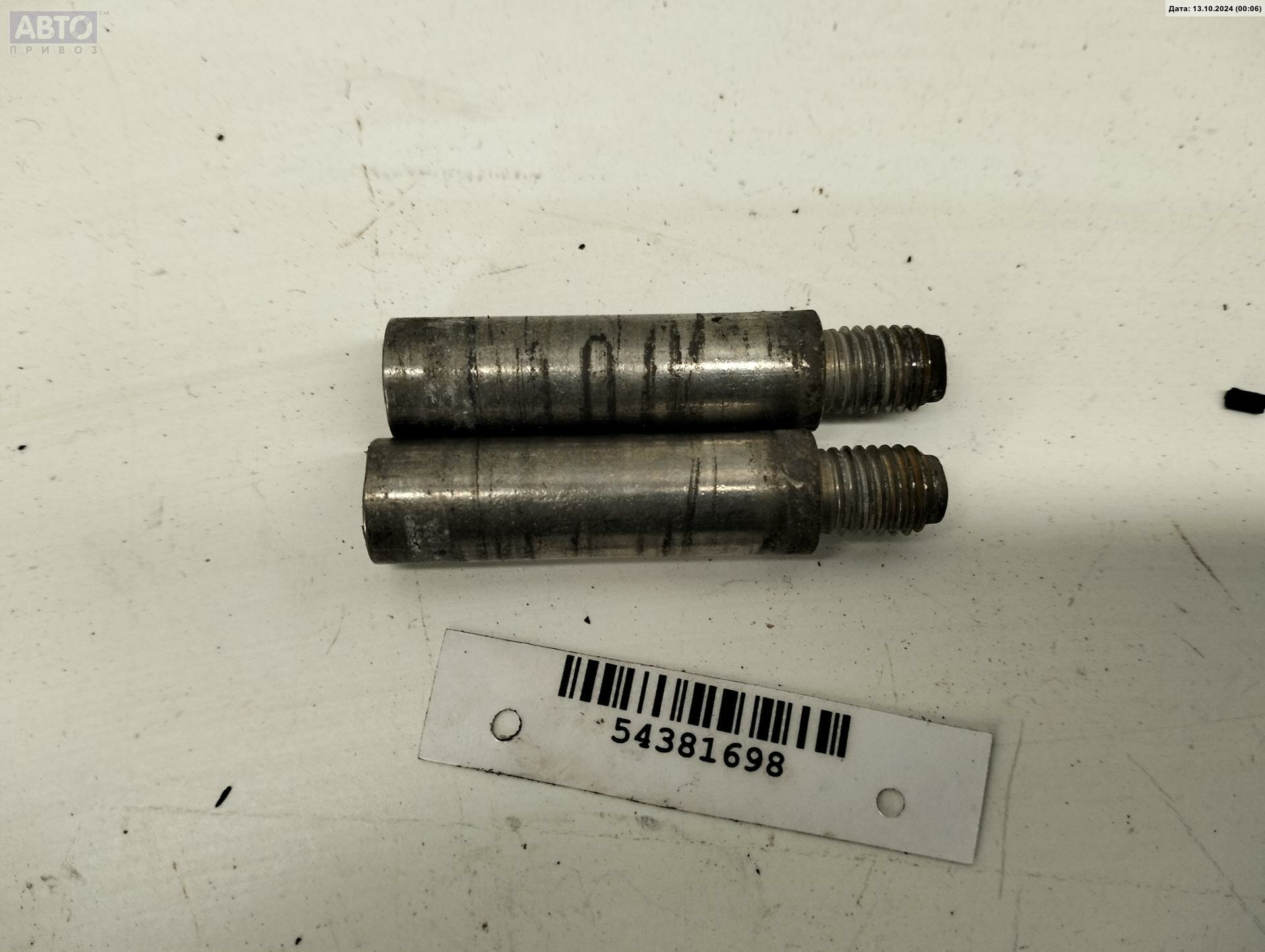 Болт крепления Volkswagen Passat B5+ (GP)