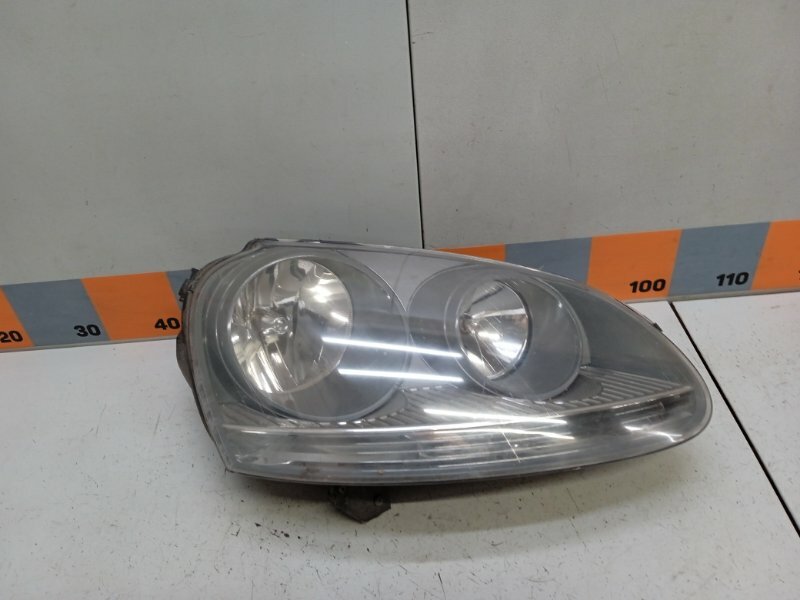 Б/У крепления сломаны, оригинал, Фольксваген Гольф 5 Фара правая Volkswagen Golf 2004 5, 1K1 216329 VAG арт. 1K6941006A