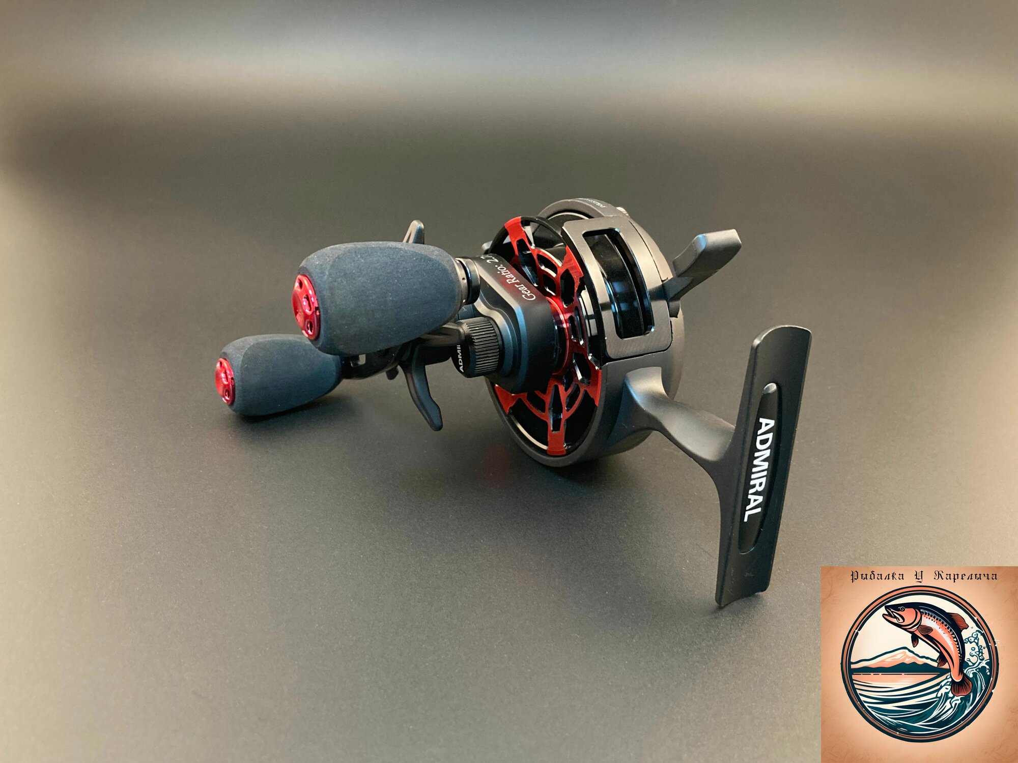 Катушка для зимней рыбалки Релакс производства Admiral под левую руку синяя