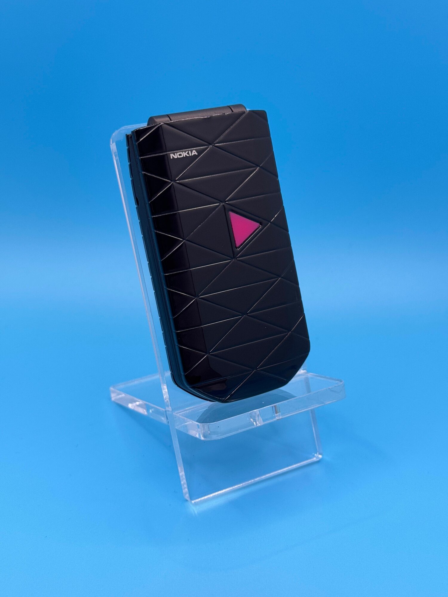 Мобильный телефон Nokia 7070 Prism