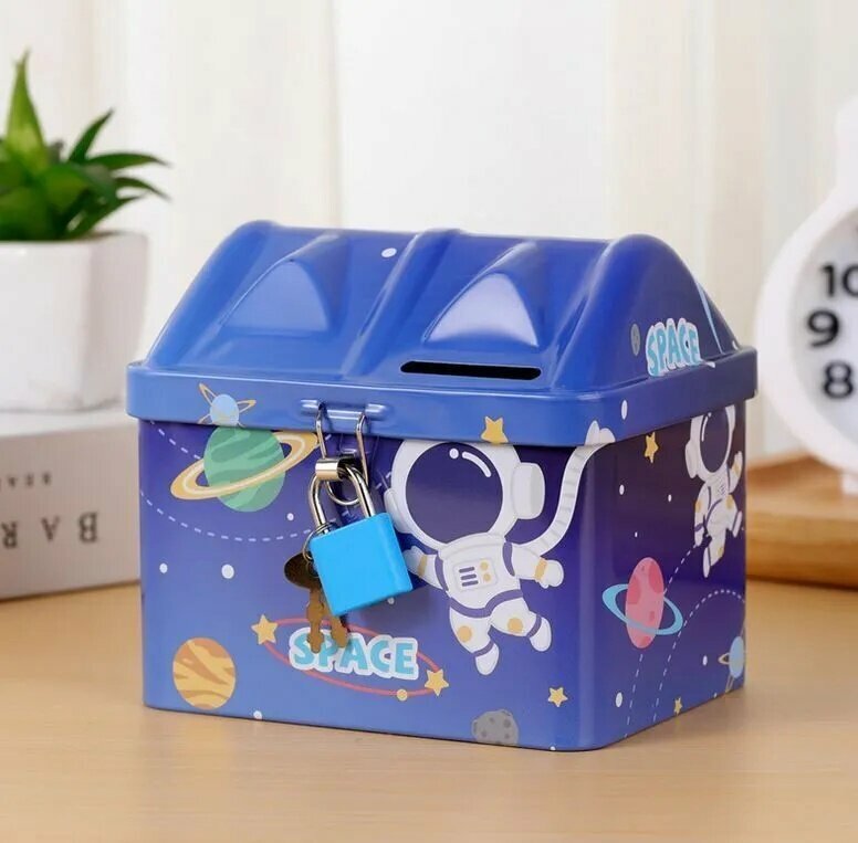 Копилка детская для мальчика для денег металлическая с замком и ключом многоразовая для ребенка