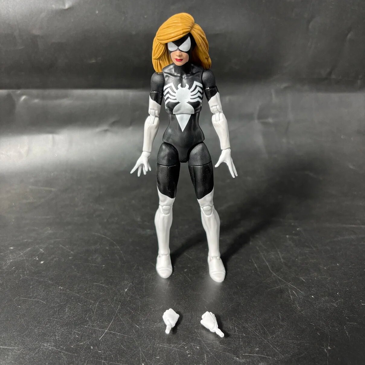 Hasbro Marvel Legends 6" Росомаха Фигурка