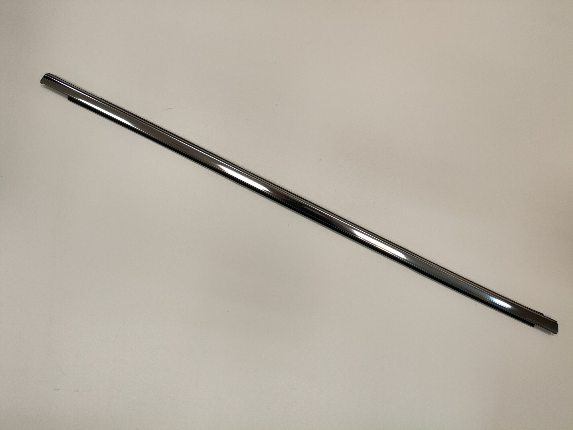 Молдинг стекла двери задней левой наружный Geely Monjaro [2.0 16V 8AT внедорожник 4X4 Turbo] 5085104000