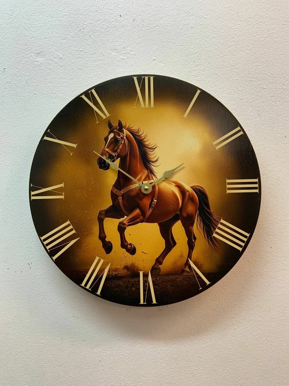 Настенные деревянные часы Лошадь с немецким механизмом 02-092
