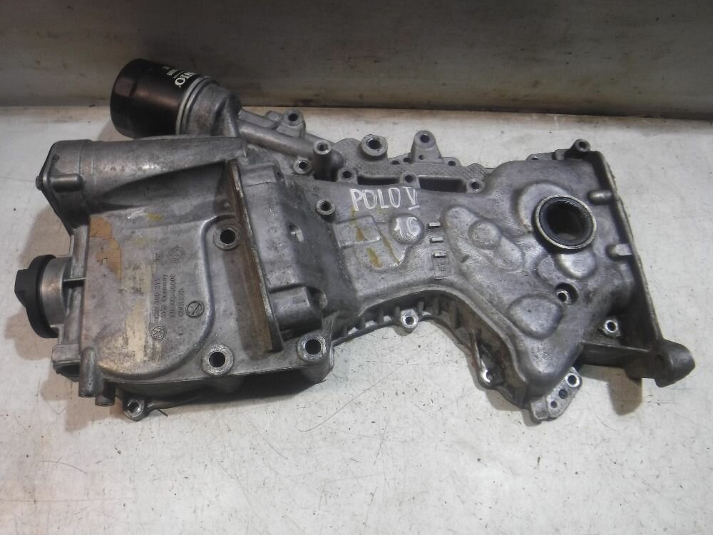 Крышка двигателя передняя VW Polo V