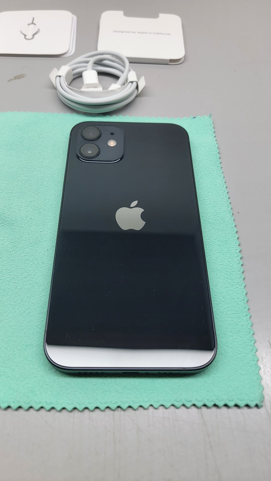 Смартфон Apple iPhone 12 4/128 ГБ, черный