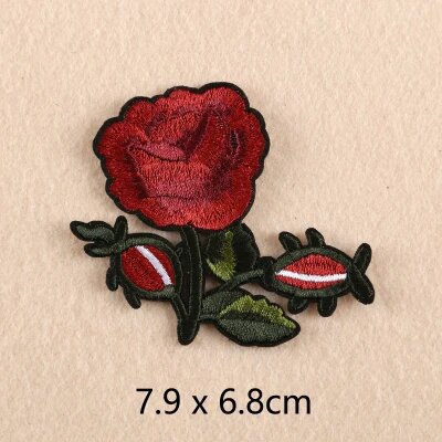 Вышитая аппликация роза, красный, 7.9x6.8 см