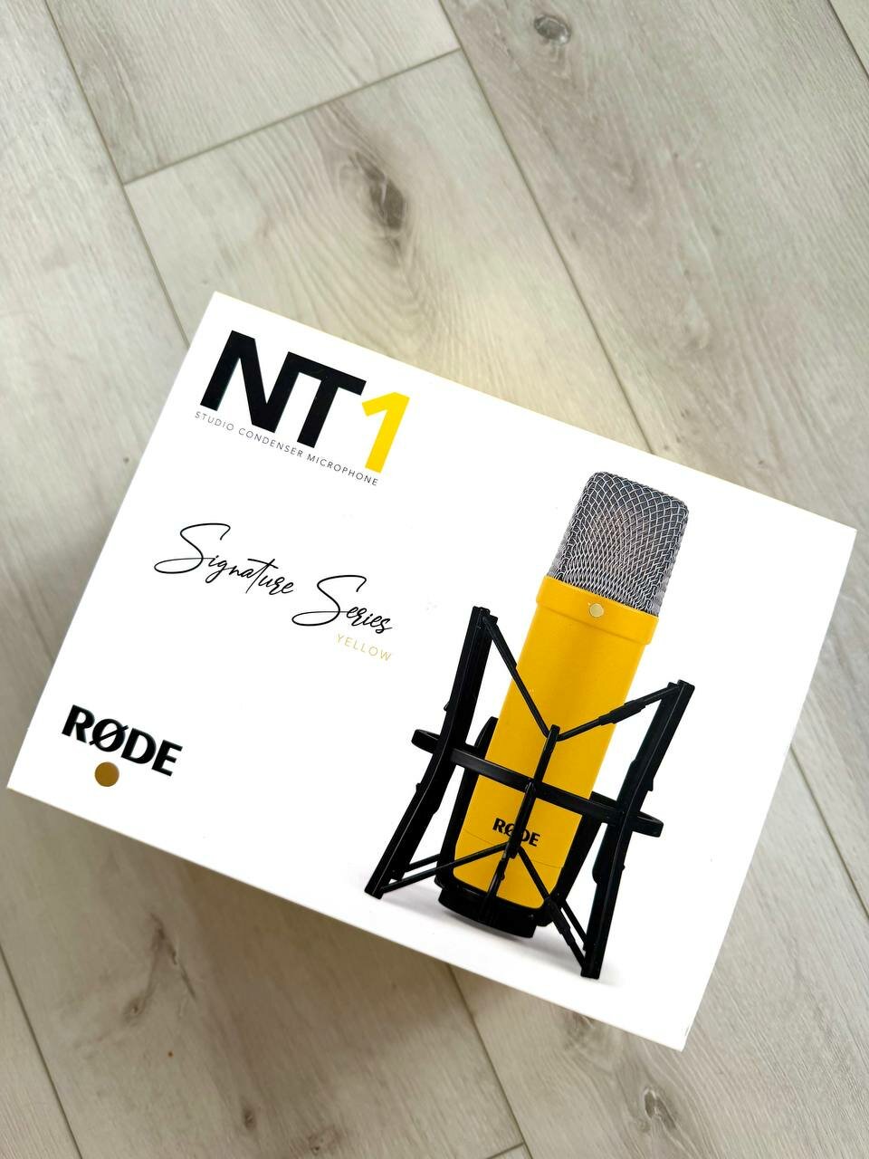 Микрофон Rode NT1 Signature Series Yellow студийный конденсаторный