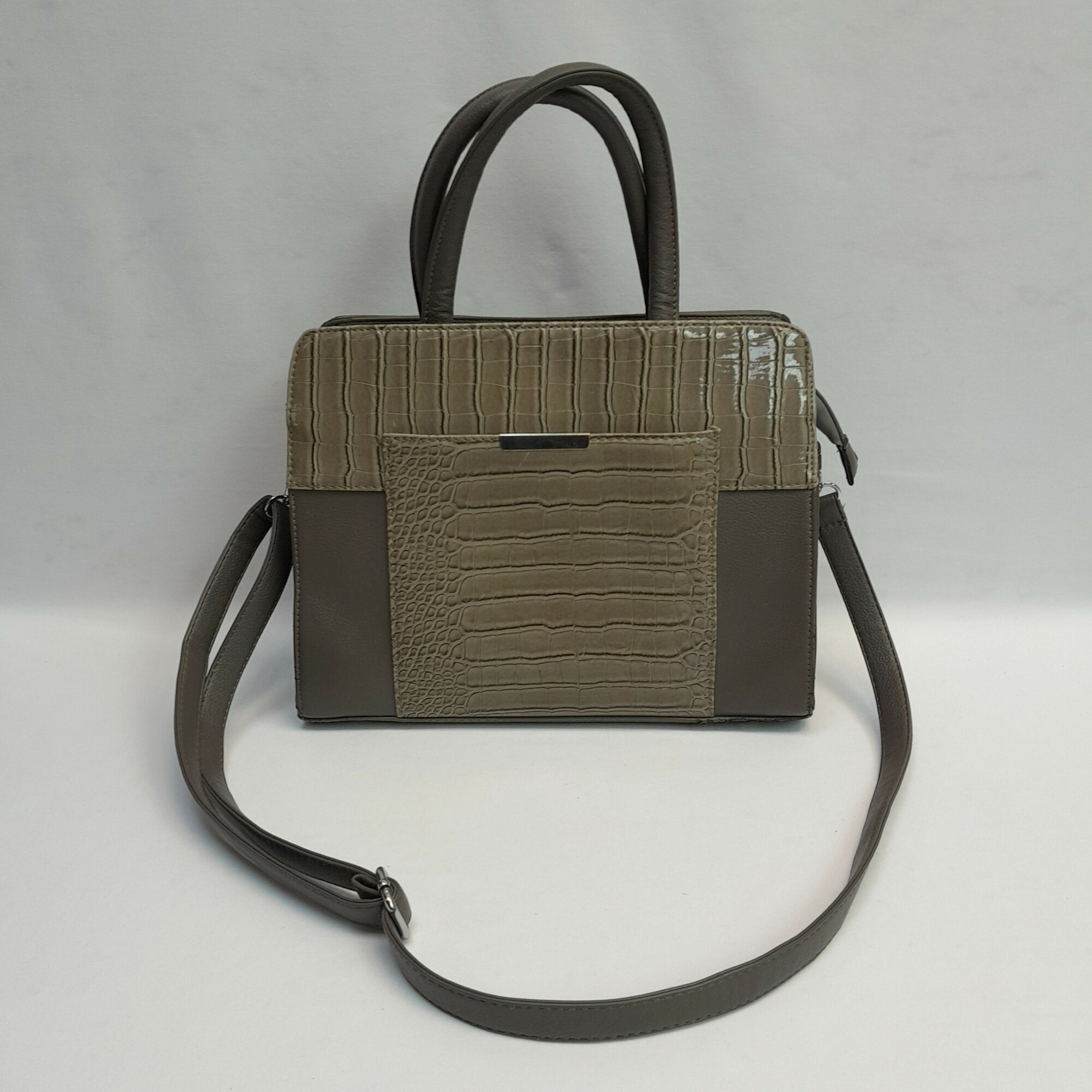 Винтажная женская сумка 30х12х24 см, замкожа, с обратной стороны дефект см. фото.