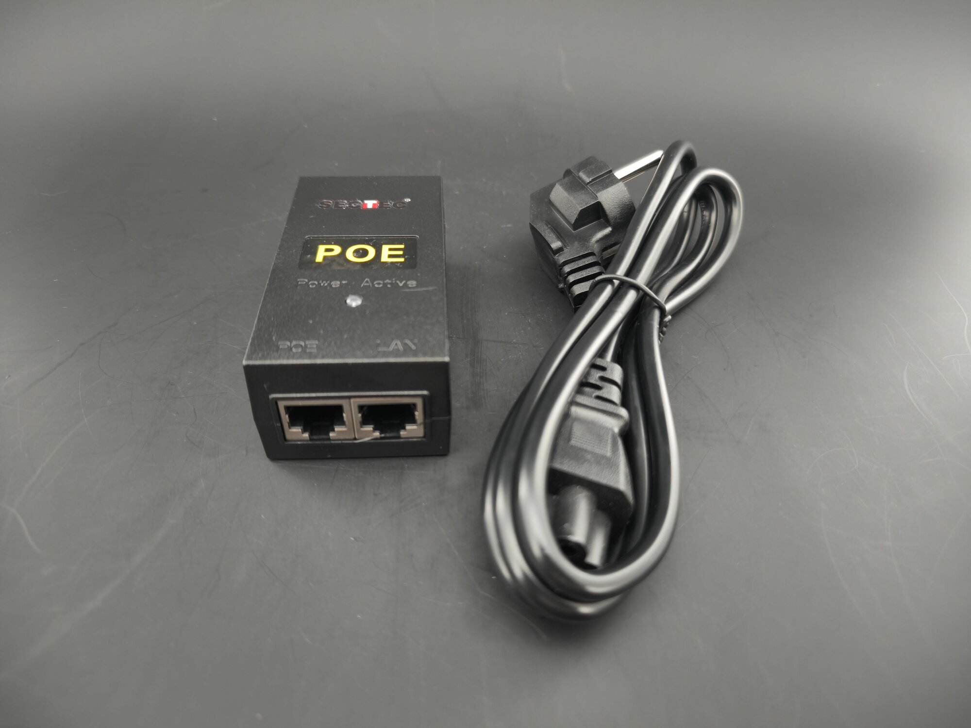 POE блок питания (1 Ethernet порт данных ,1 порт POE IEEE802.3af, 25 ватт) SECTEC ST-PLC1-POE