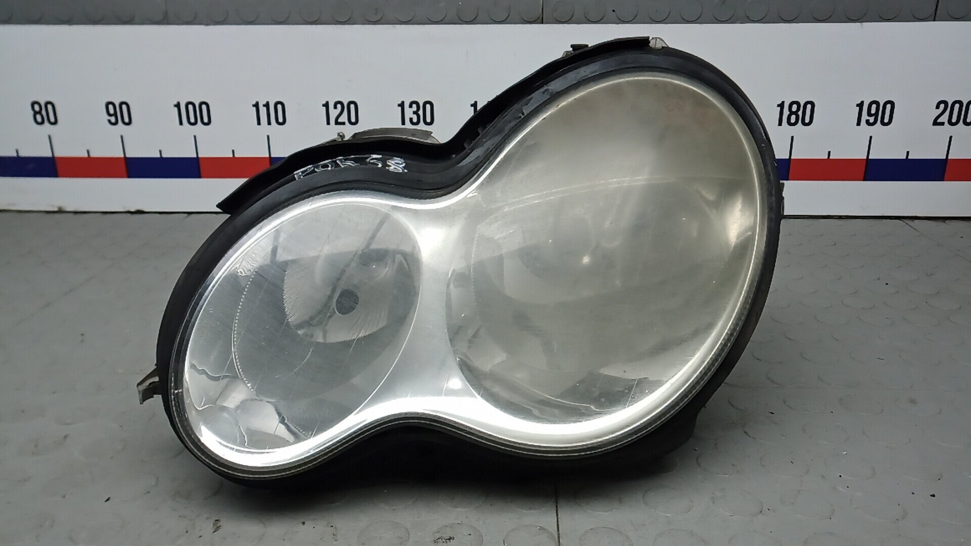 Фара левая MERCEDES BENZ C-CLASS W203