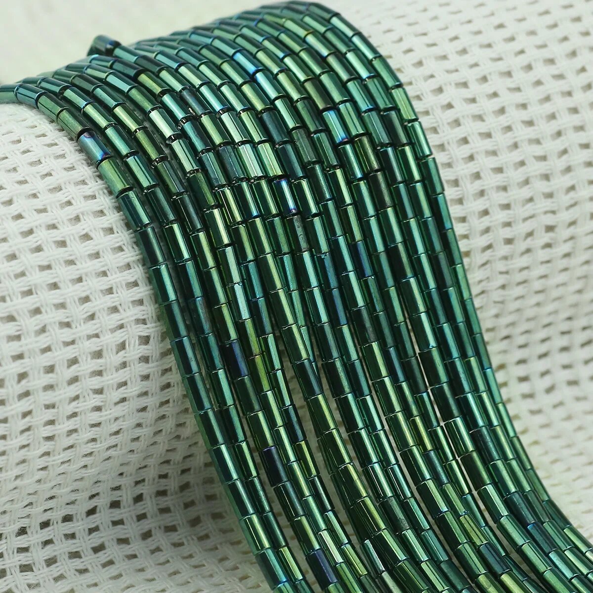 Бусины стеклянные изумрудные, 70 шт, 5 strip