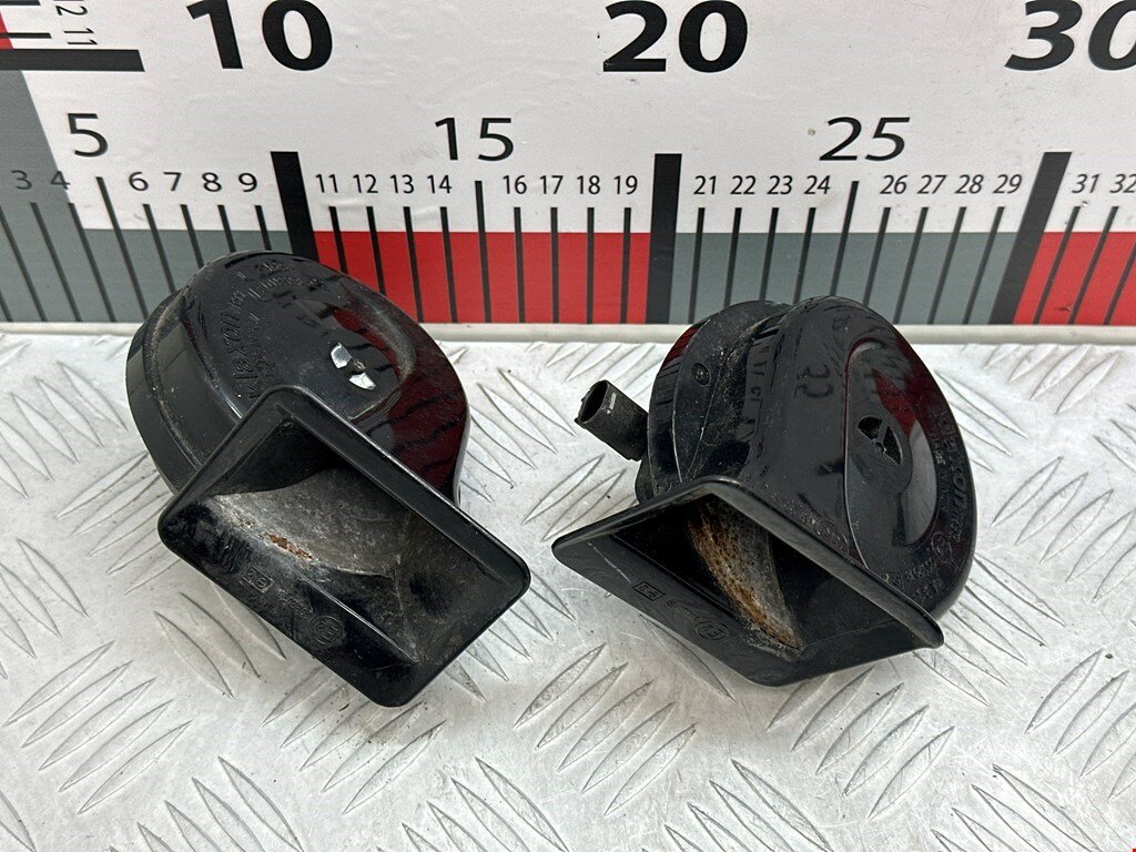 Гудок (сигнал клаксон) BMW 5-Series (E60/E61) 8D0951221A арт. 2275249