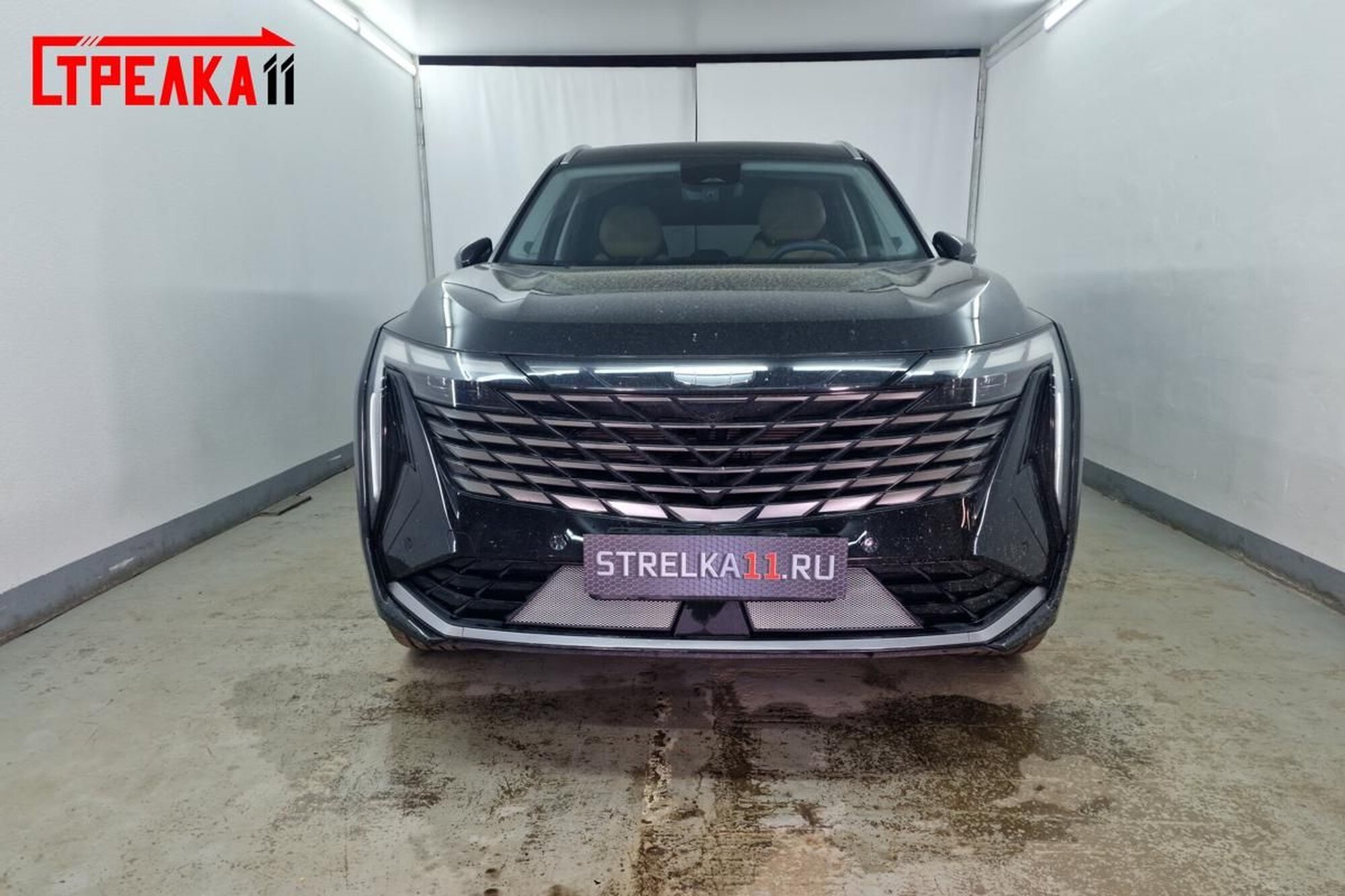 Защитная сетка радиатора с окантовкой и защелками для GEELY ATLAS 2023- (II), низ, 2шт, Широкая платформа НЗ, хром