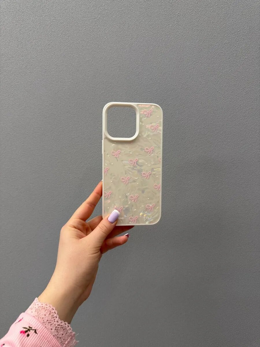 Чехол на Iphone 15 Pro Max , цвет бежевый , принт "Розовые бабочки" . — фото 1