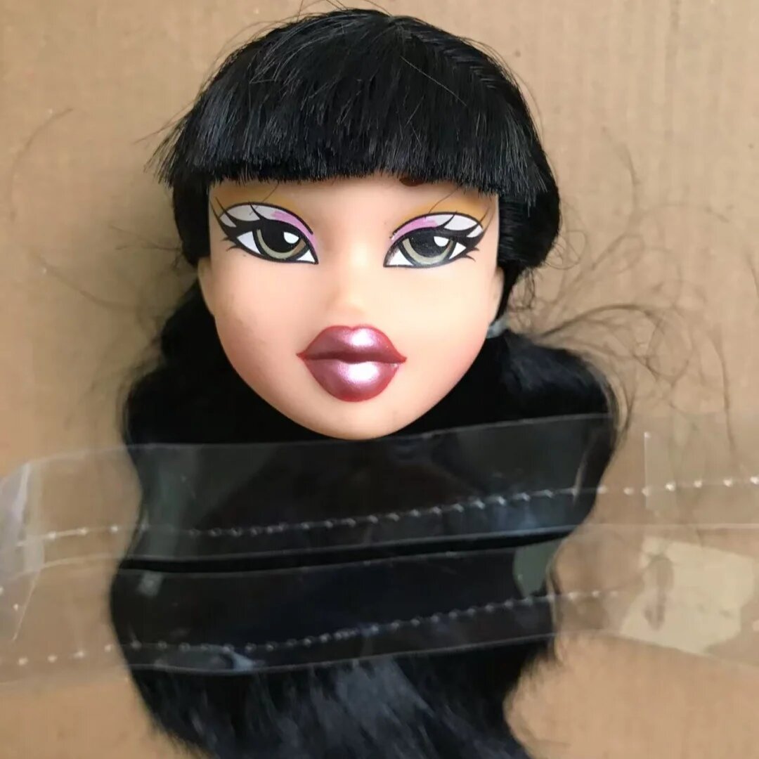 Голова куклы Bratz, черный цвет, No.18